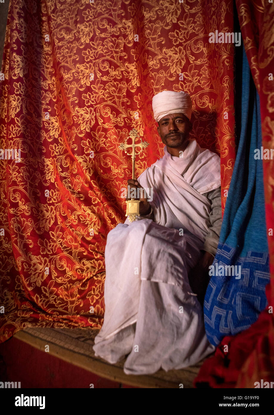 Red cross priest hi-res stock photography and images - Alamy