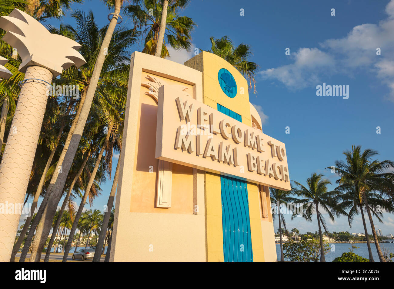 Welcome miami beach sign tuttle hi-res stock photography and images - Alamy