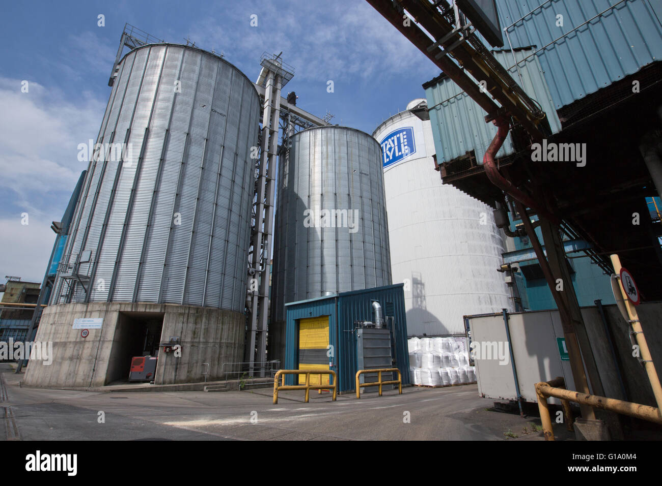 Tate & Lyle sugar refinery in Silvertown, London Docks, England, UK ...