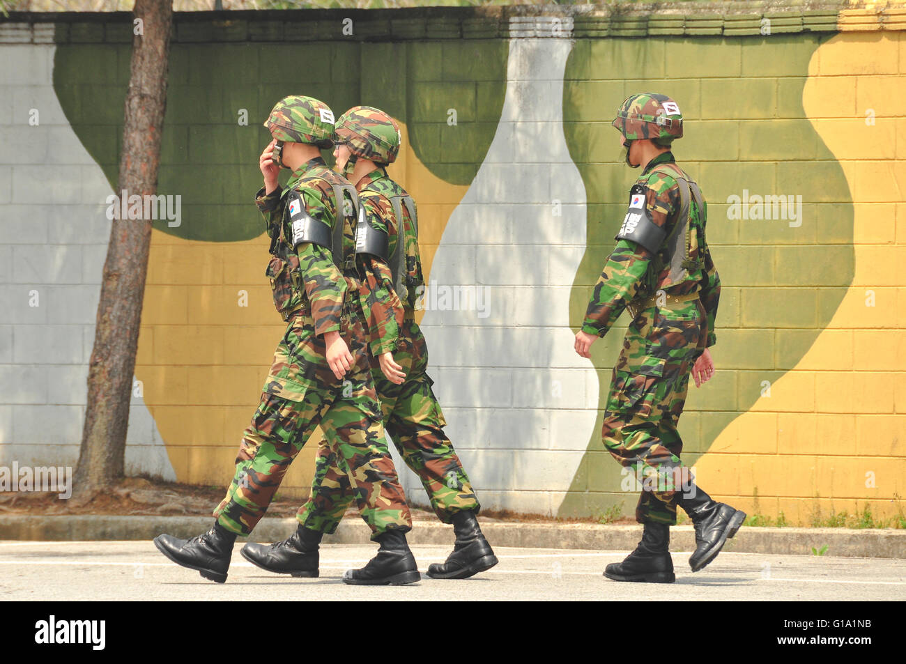 Dmz hi-res stock photography and images - Alamy