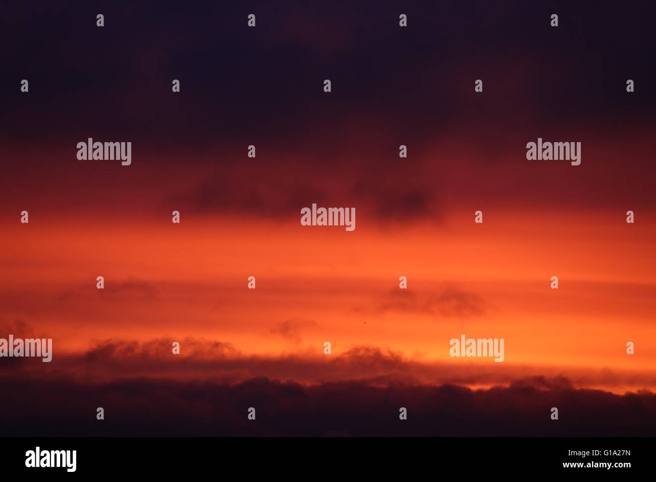 Dark red cloud hi-res stock photography and images - Alamy
