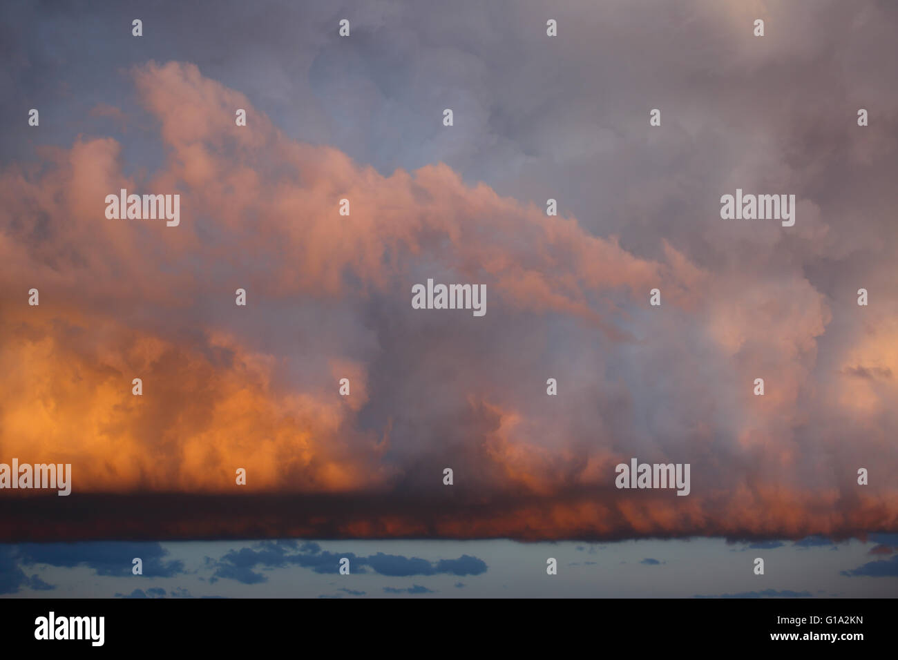 Beautiful cloudy sunset sky hi-res stock photography and images - Alamy
