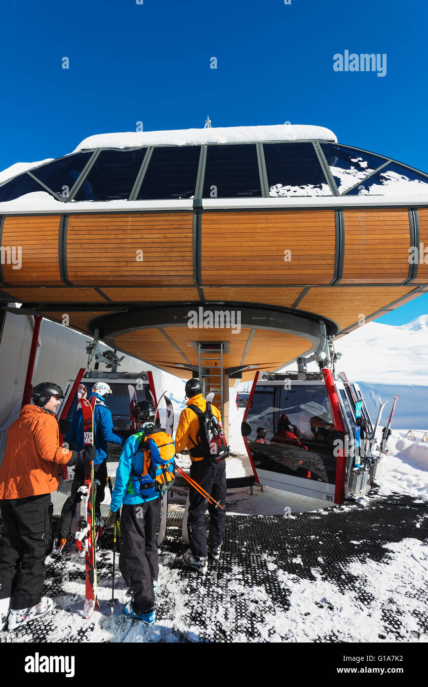 Gudauri ski cable car gondola hi-res stock photography and images - Alamy