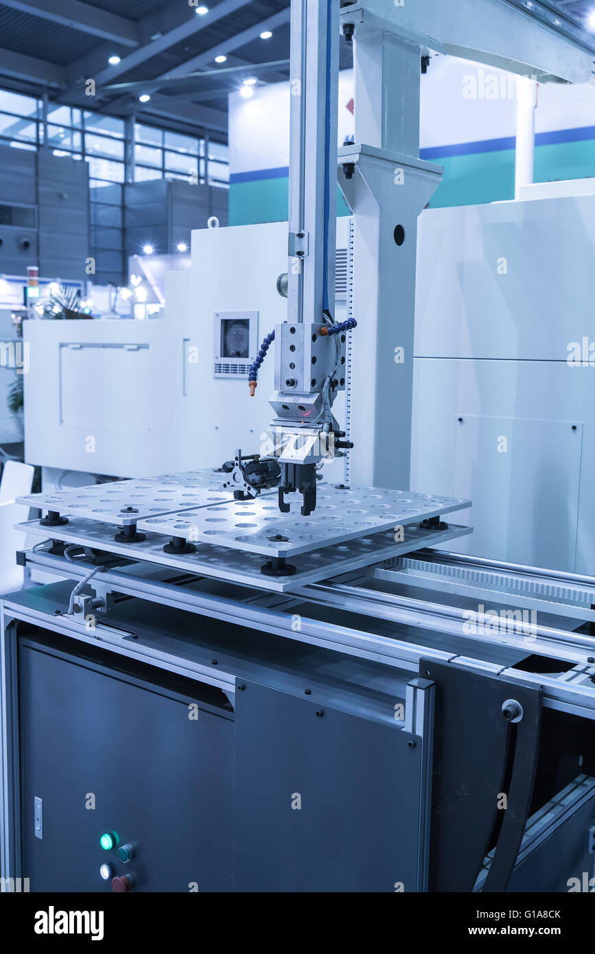 Robot welding hi-res stock photography and images - Alamy