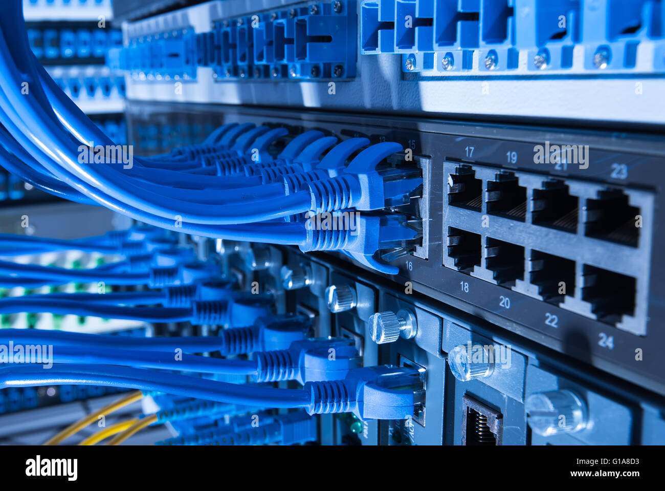 Network hub hi-res stock photography and images - Alamy