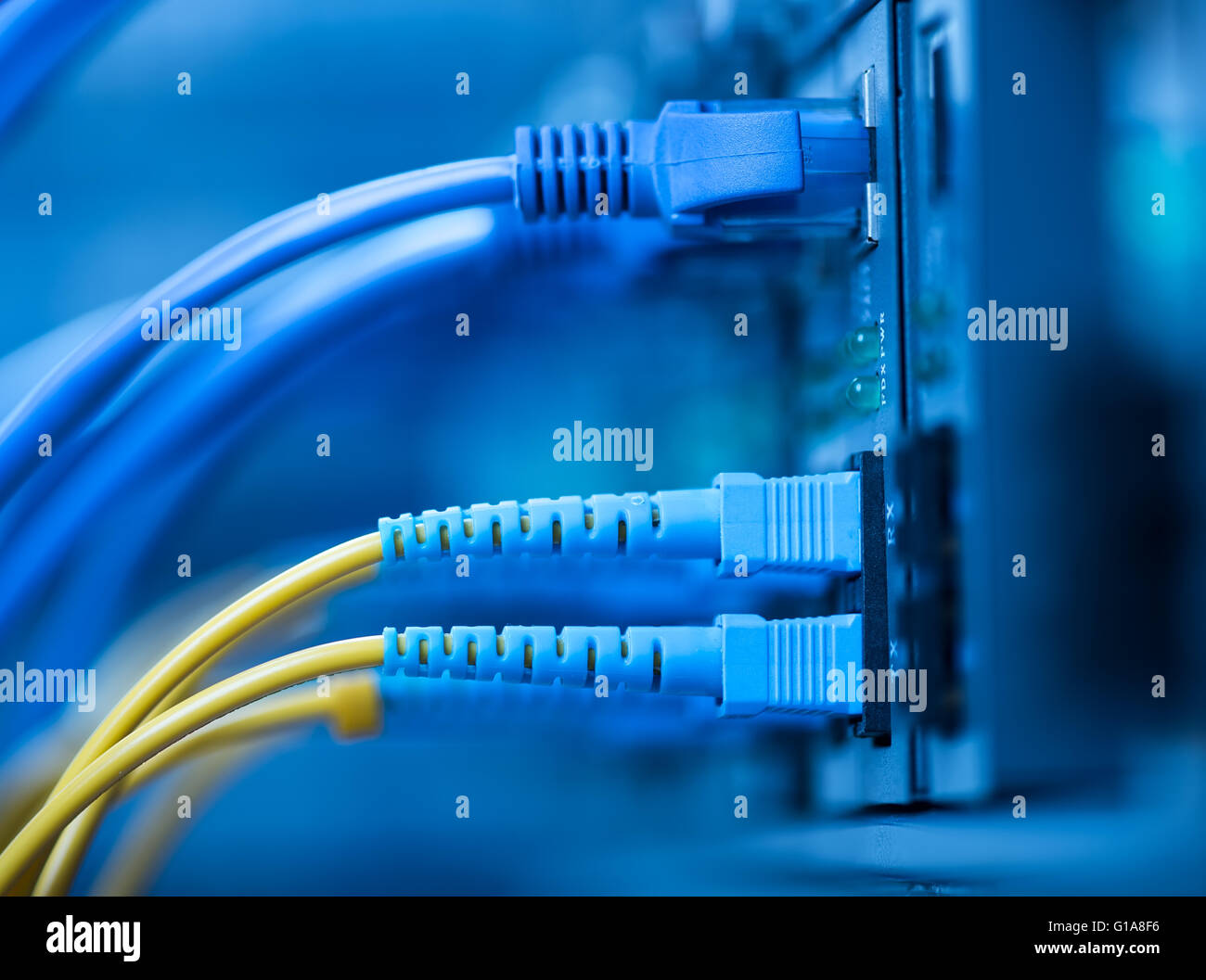 Network connection hi-res stock photography and images - Alamy