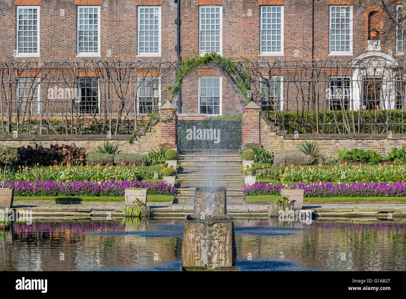 Hyde park london spring flowers hi-res stock photography and images - Alamy