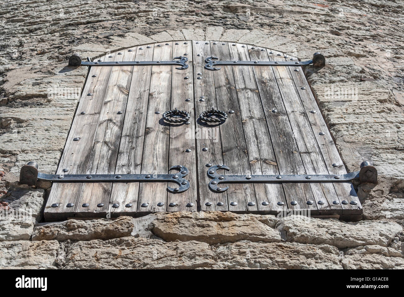 Medieval door hi-res stock photography and images - Alamy