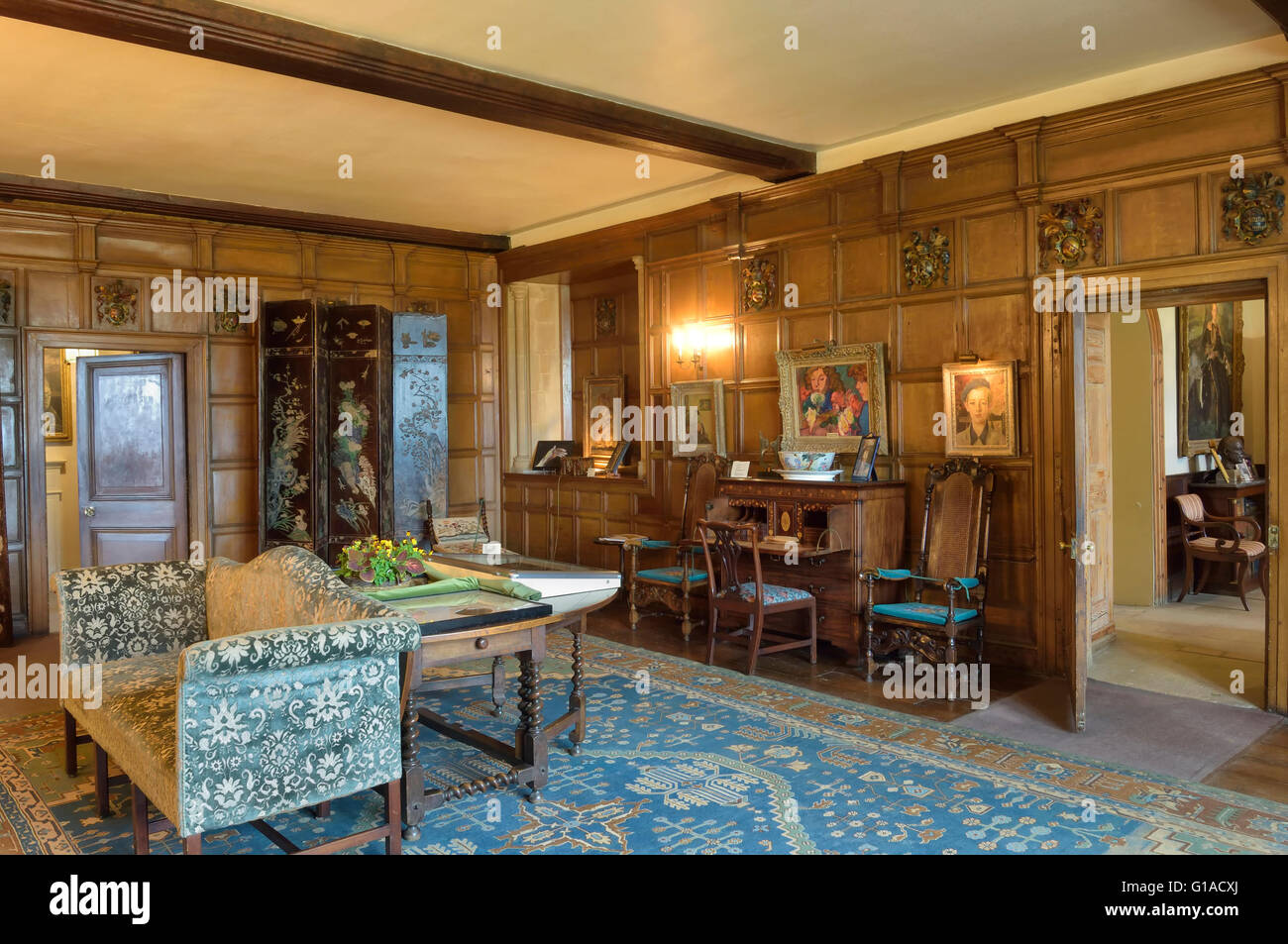Royal lodge interior hi-res stock photography and images - Alamy
