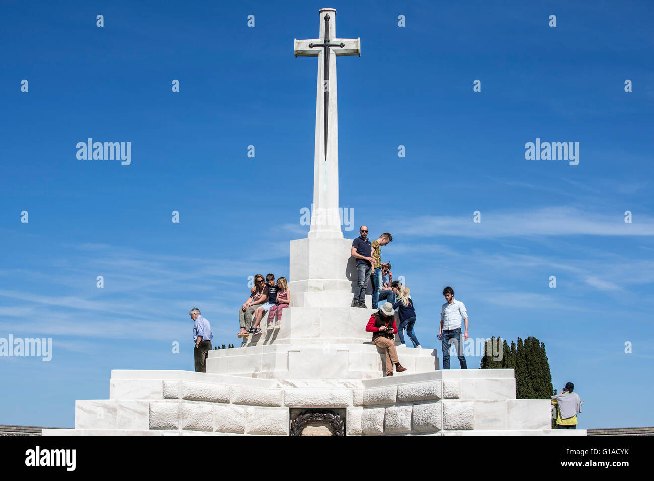 Cross of Sacrifice at Tyne Cot Cemetery, CWGC burial ground for First ...