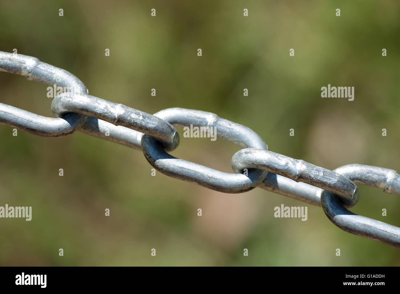 Stainless steel chain links hi-res stock photography and images - Alamy