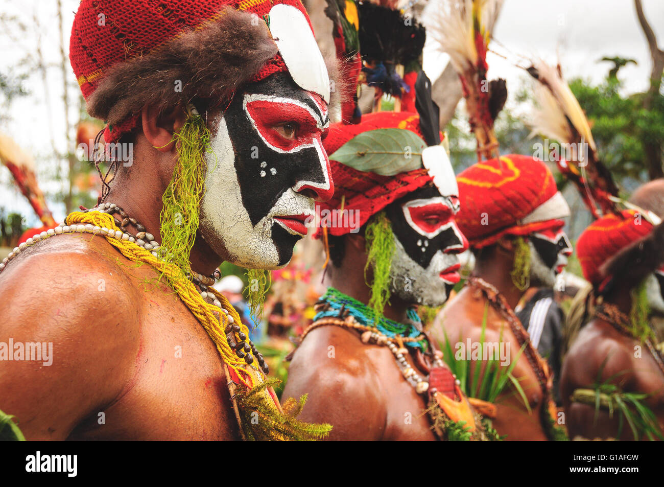 Highlands tribe in Piaya village, Papua New Guinea Stock Photo - Alamy