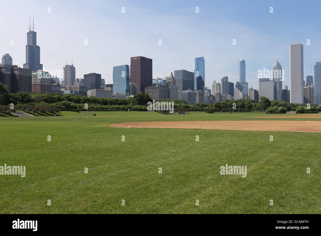 Chicago skyline in summer Stock Photo - Alamy