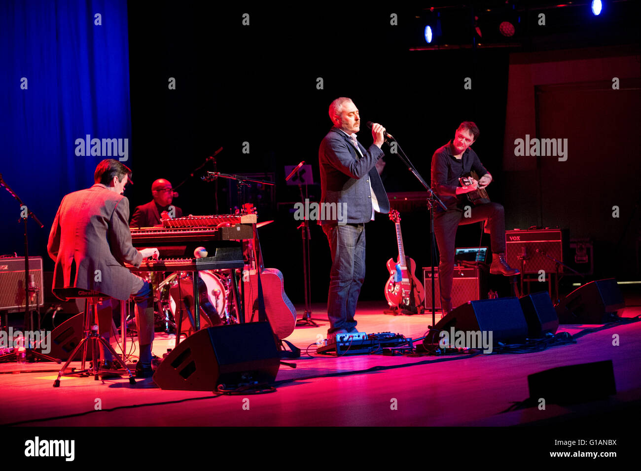 Stuart A Staples Singer High Resolution Stock Photography and Images ...