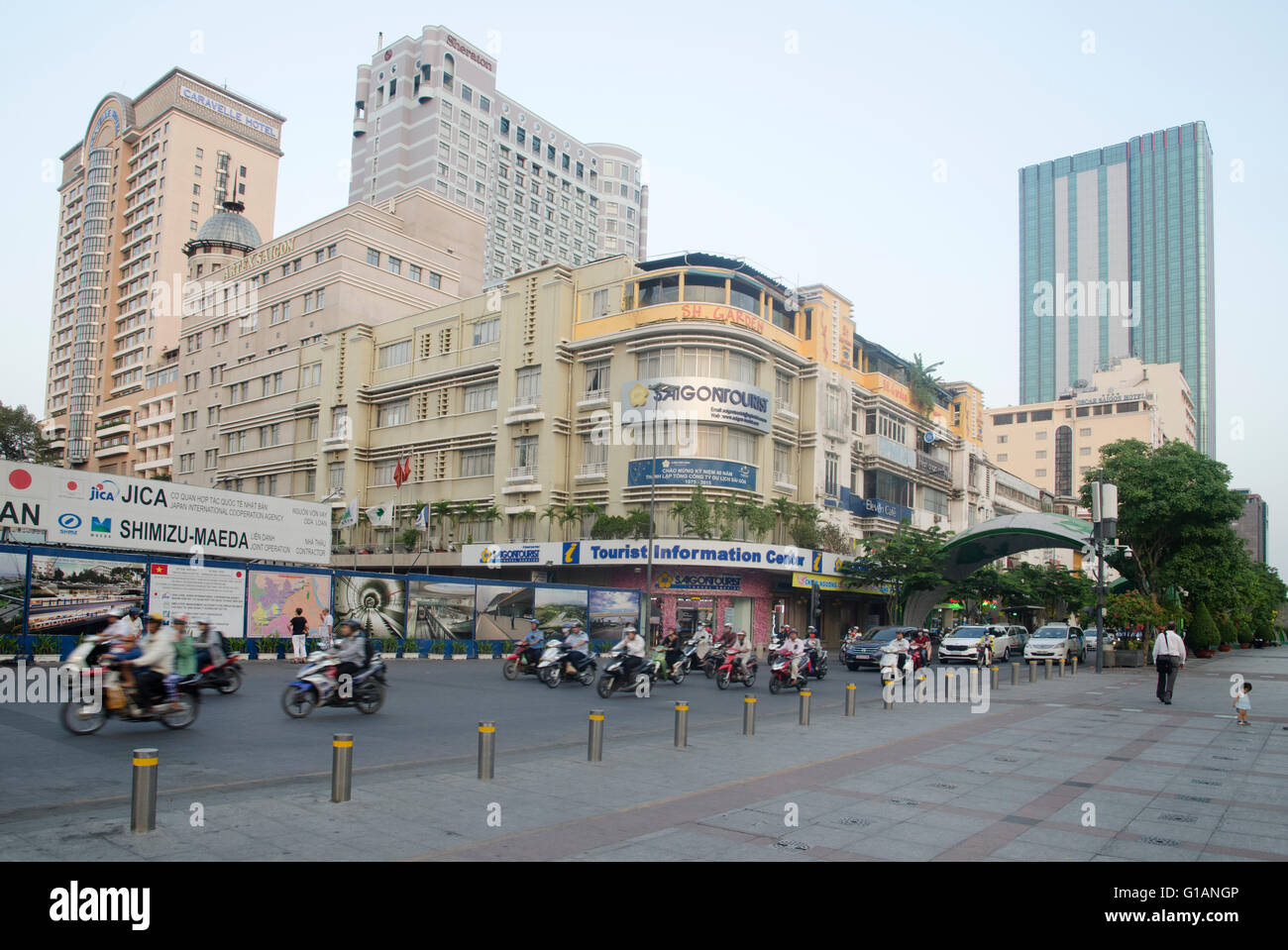 Busy street scene ho chi hi-res stock photography and images - Alamy
