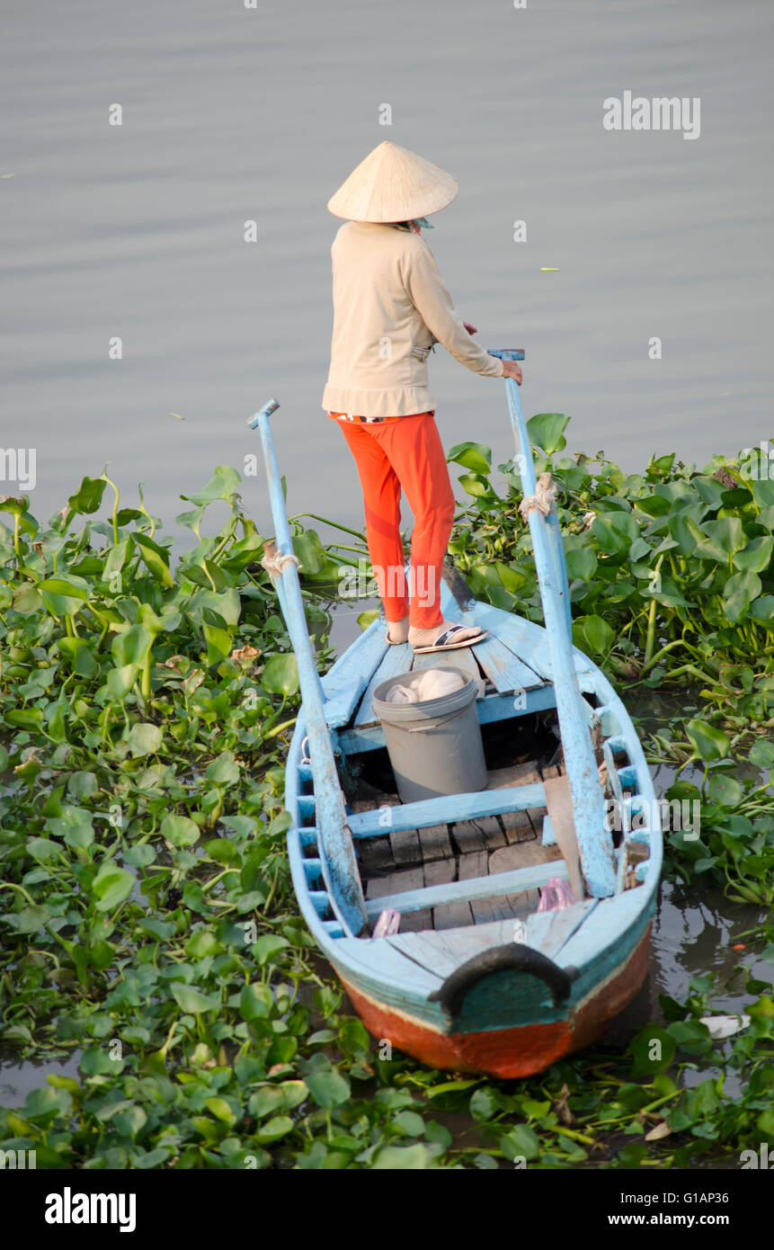 Mekong people vertical hi-res stock photography and images - Alamy