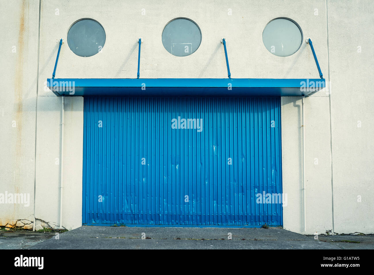 Photo of an old blue gate hi-res stock photography and images - Alamy
