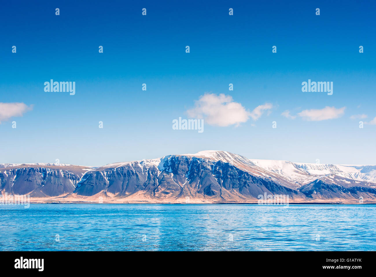 Arctic skies over sea hi-res stock photography and images - Alamy