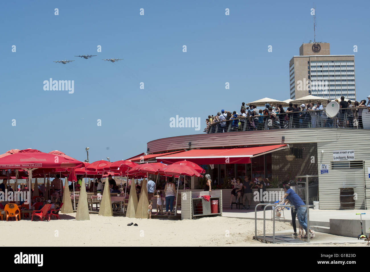 Tel Aviv, Israel. 12th May, 2016. Israeli Air Force planes flying over ...