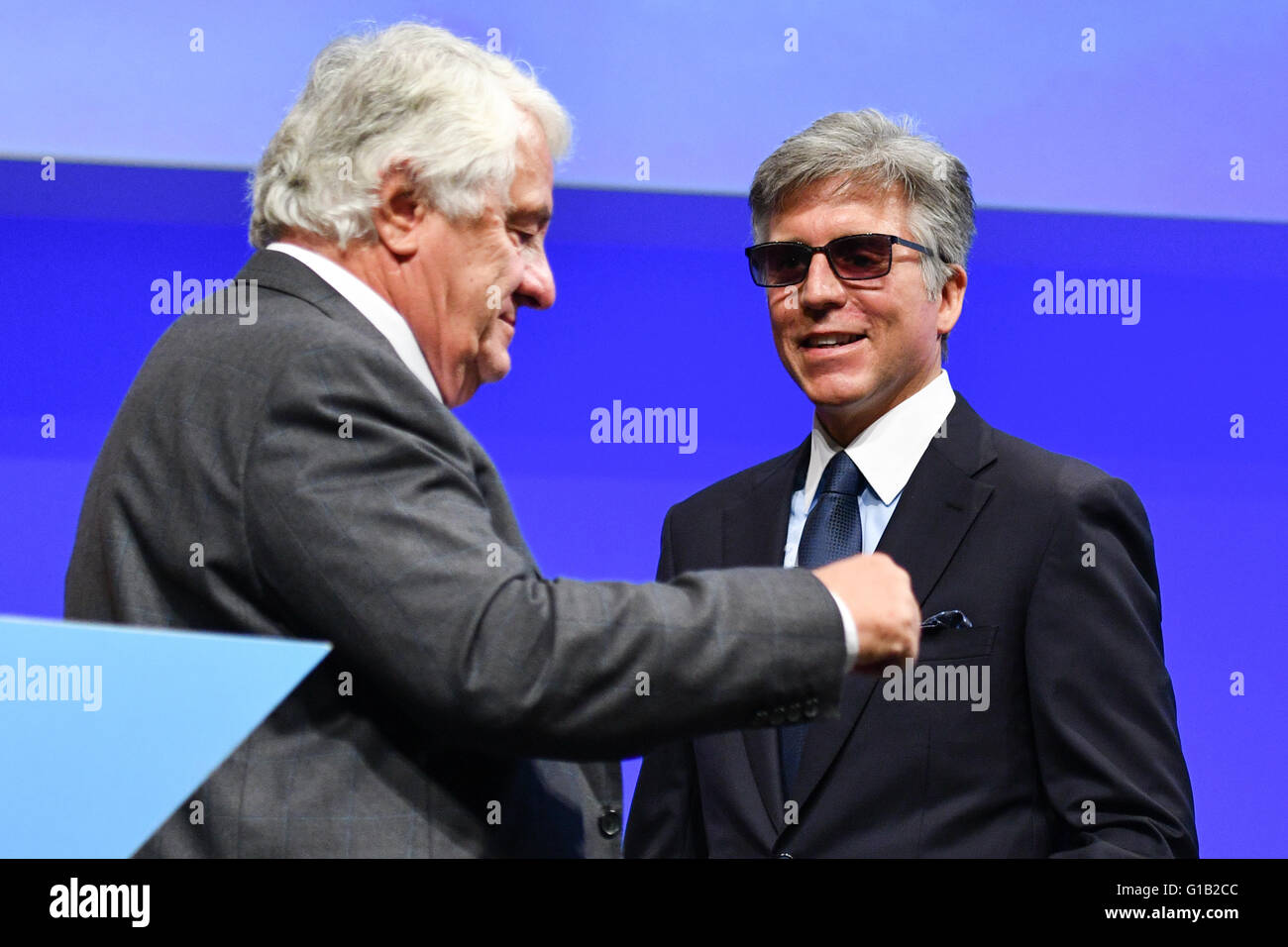 Walldorf, Germany. 12th May, 2016. SAP CEO Bill McDermott (R) and Hasso ...