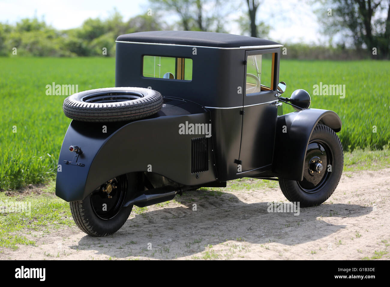 Replica of the pre-war vehicle Tatra 49, made in renovation company Ecorra for an American owner ...