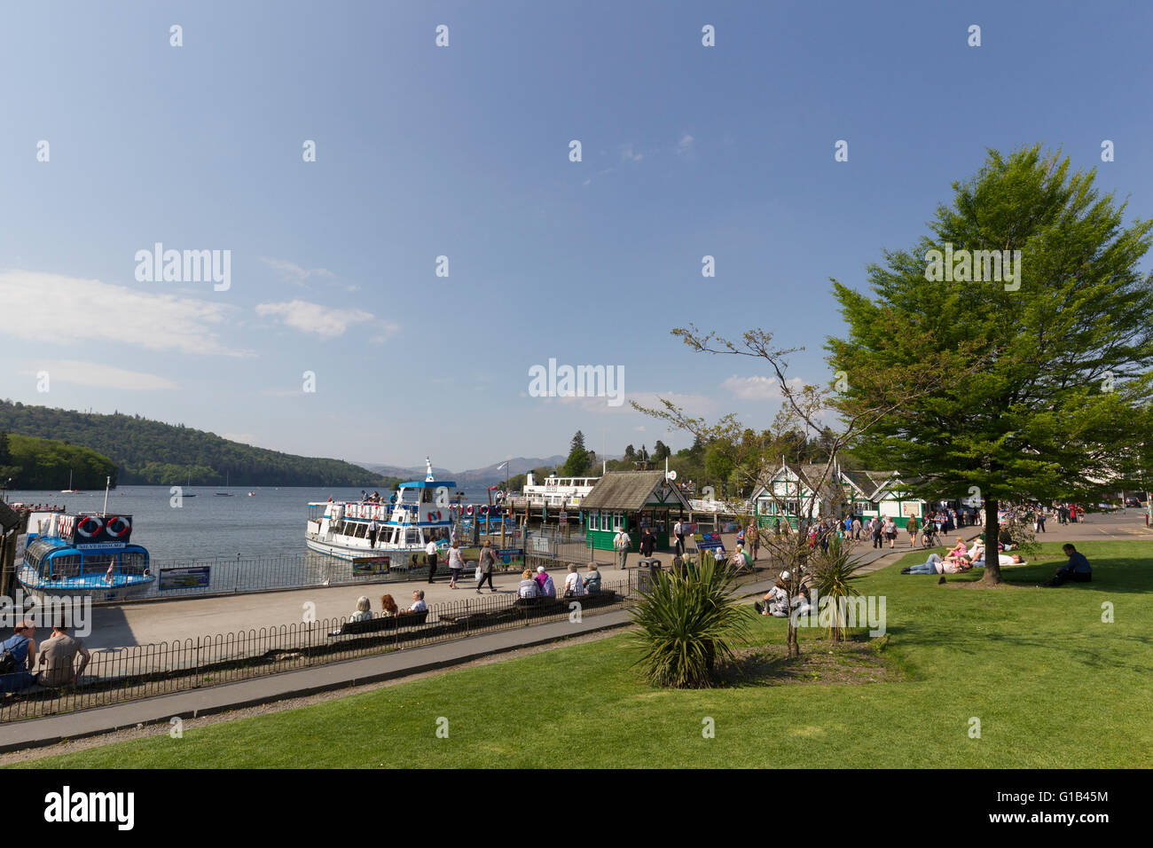 Lake Windermere 12th May 2016 UK Weather .Bright sunny day on Lake ...