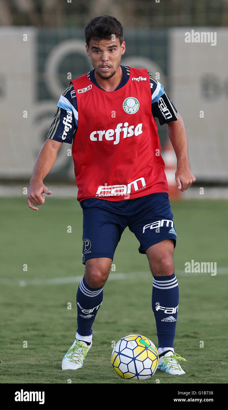 ATIBAIA, SP - 12/05/2016: TRAINING OF PALM TREES - Rodrigo player, SE Palmeiras for training in ...