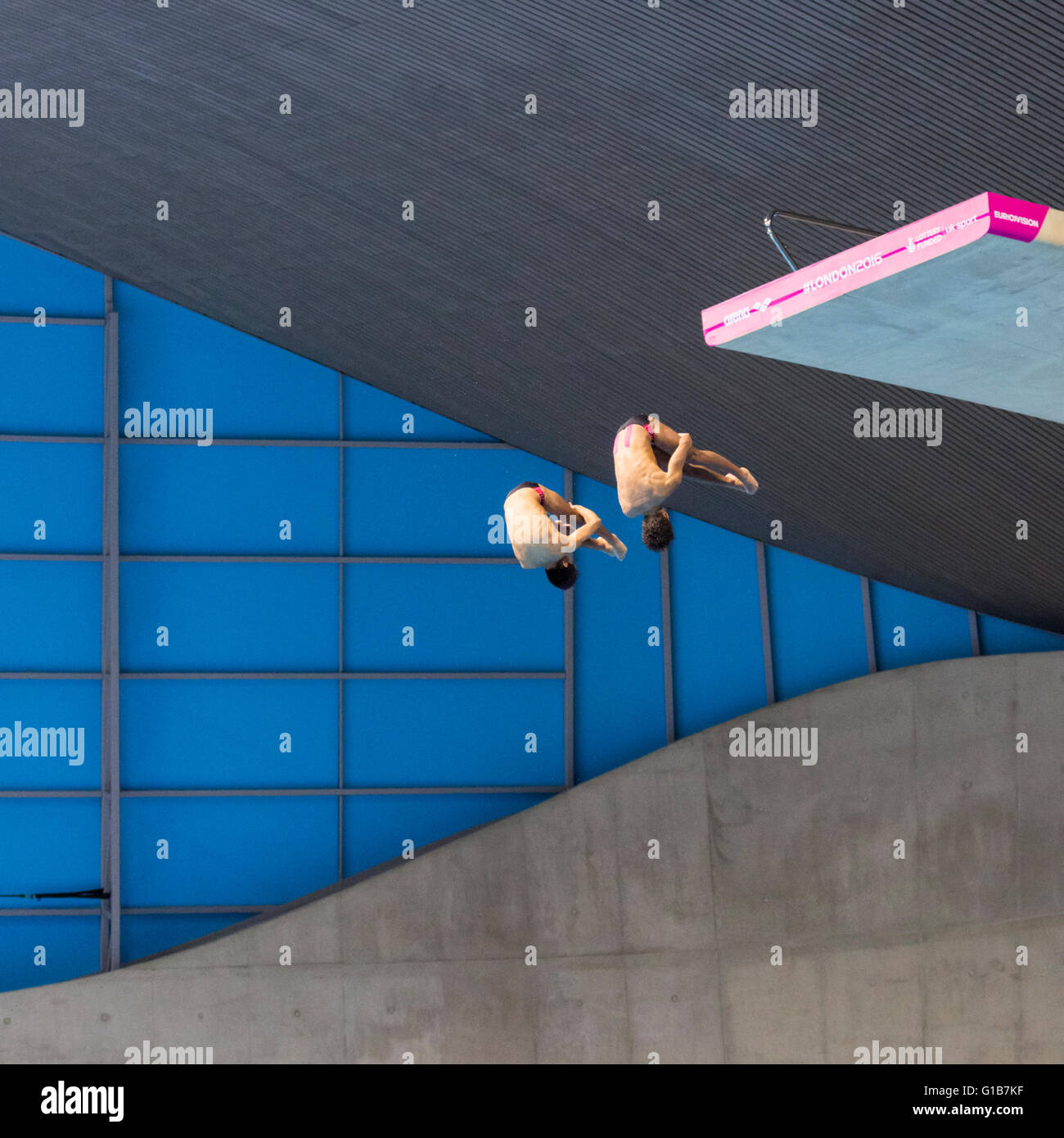 Platform synchronized diving hi-res stock photography and images - Alamy