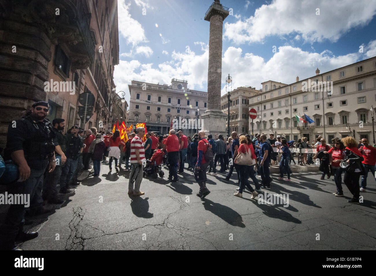 Largo chigi rome hi-res stock photography and images - Alamy