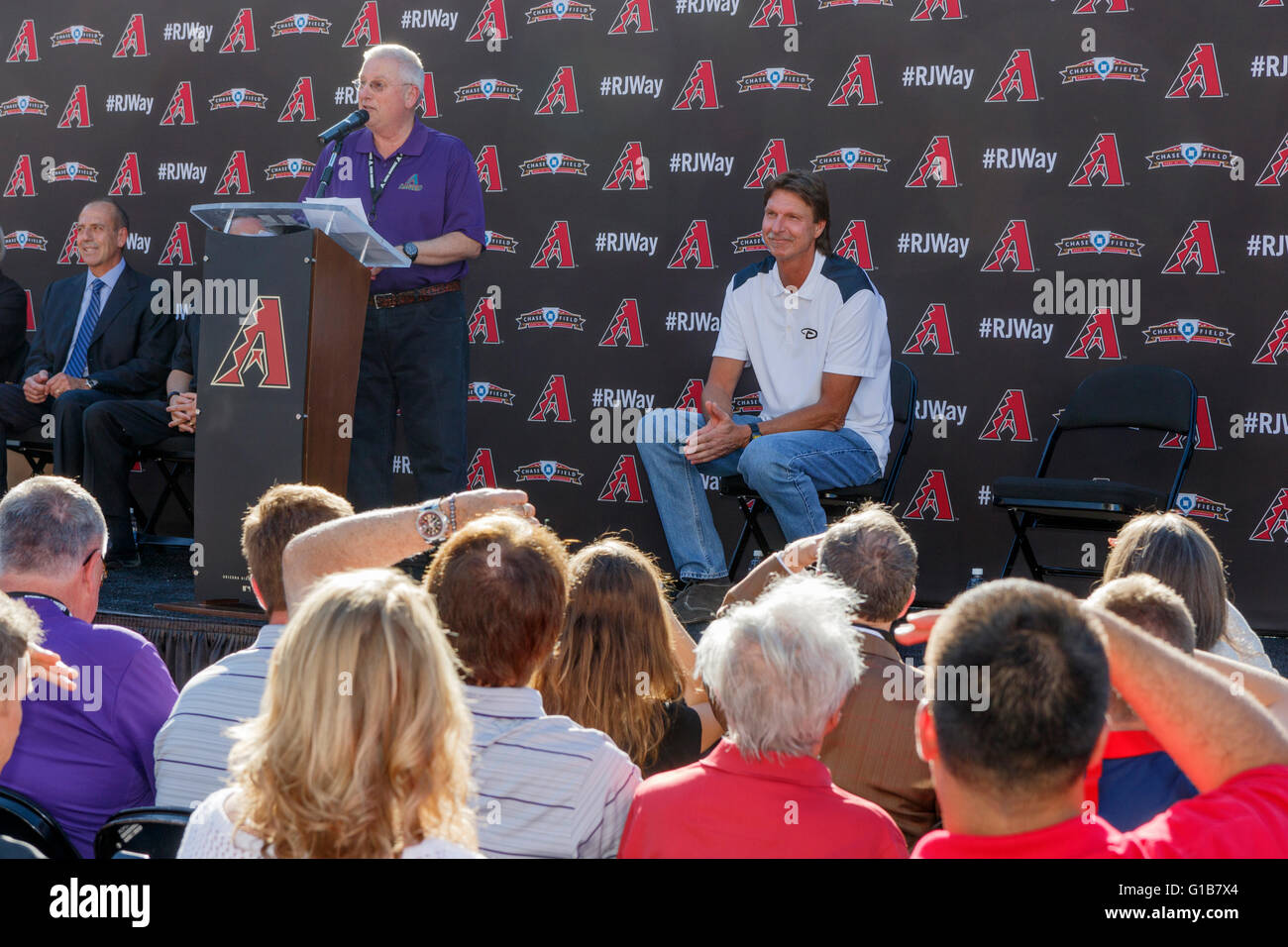 Phoenix, Arizona, USA. 12th May, 2016. Diamondback radio announcer Greg ...