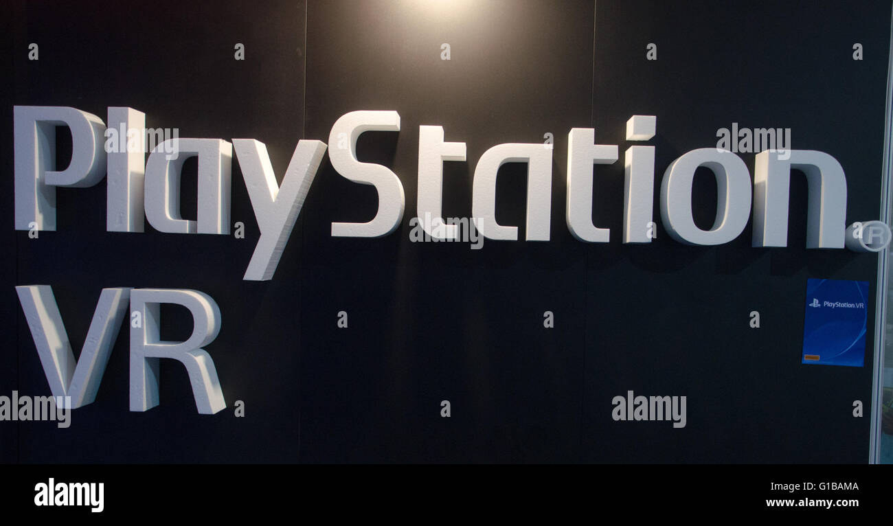 Eb games hi-res stock photography and images - Alamy