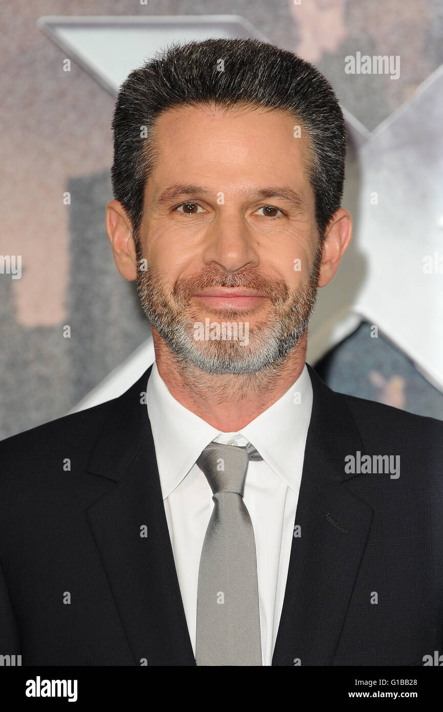 Simon Kinberg attends the Global Fan Screening of X-Men Apocalypse at ...