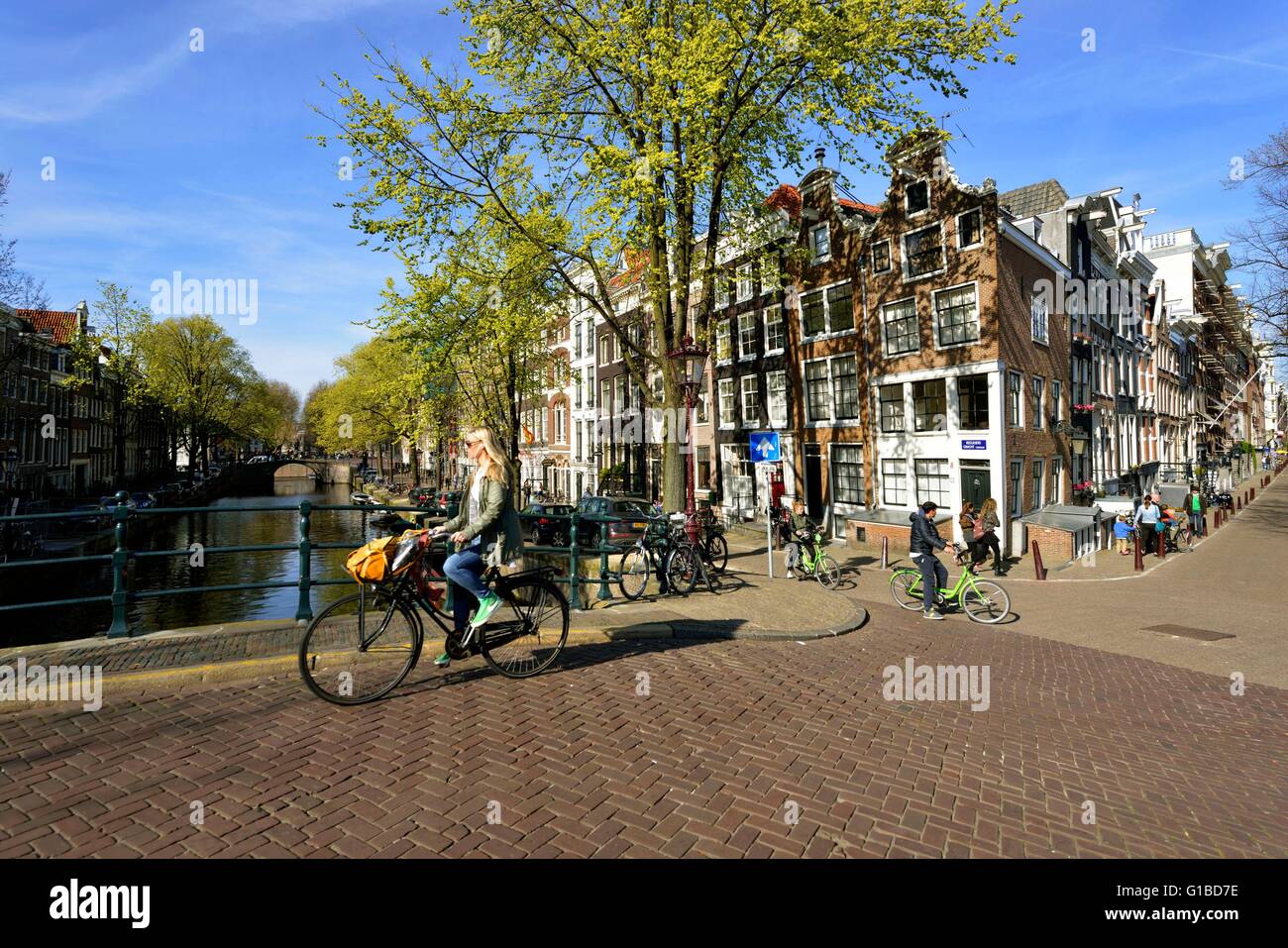 17th century street scene amsterdam hi-res stock photography and images ...
