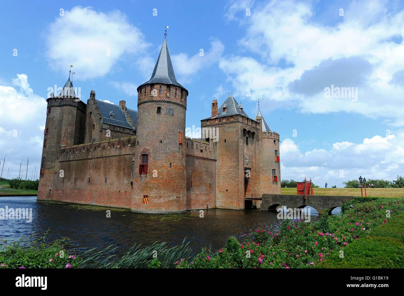 Netherlands, Muiden, medieval castle Muiderslot Stock Photo - Alamy