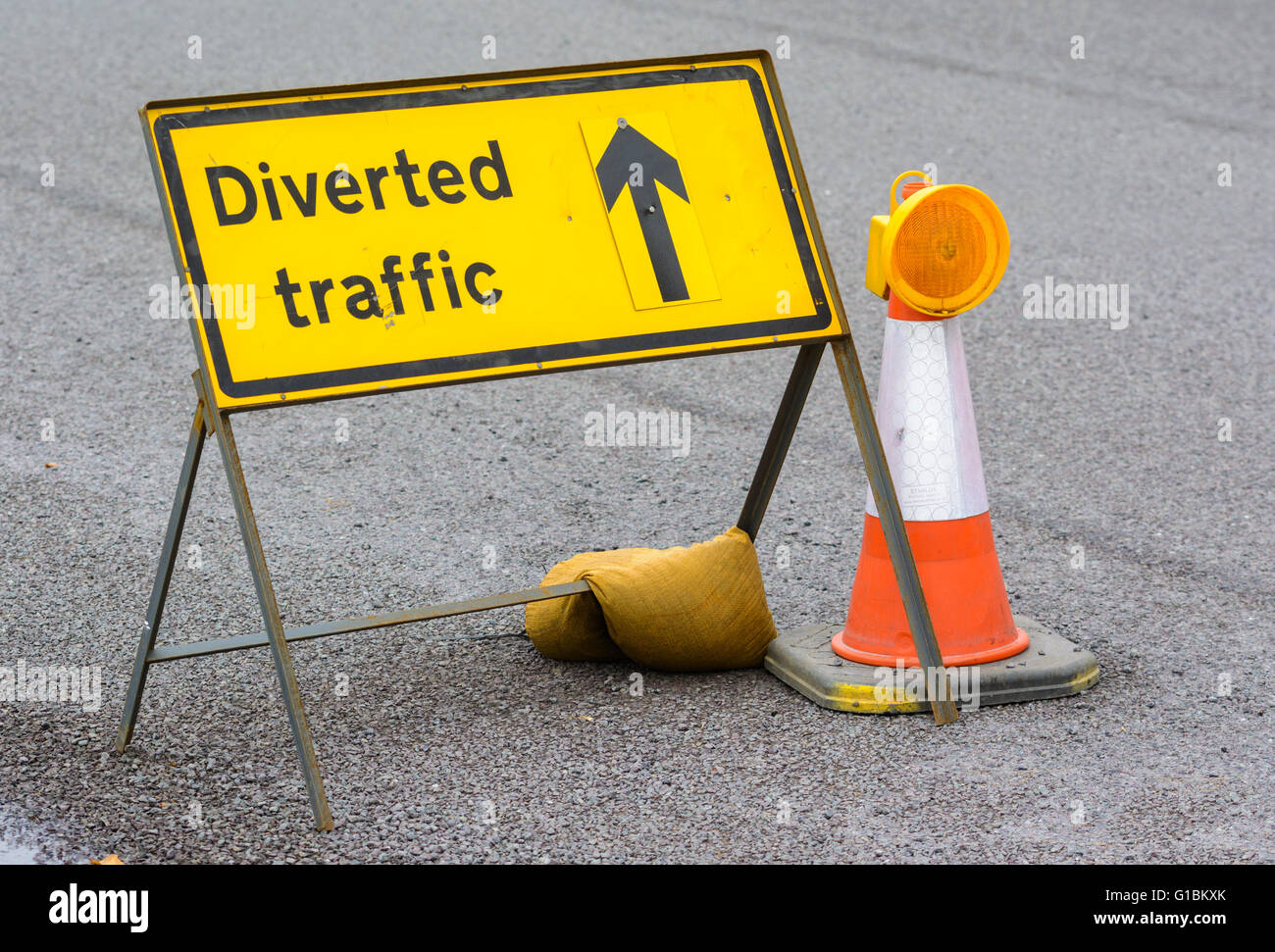 Diversion and road sign hi-res stock photography and images - Alamy