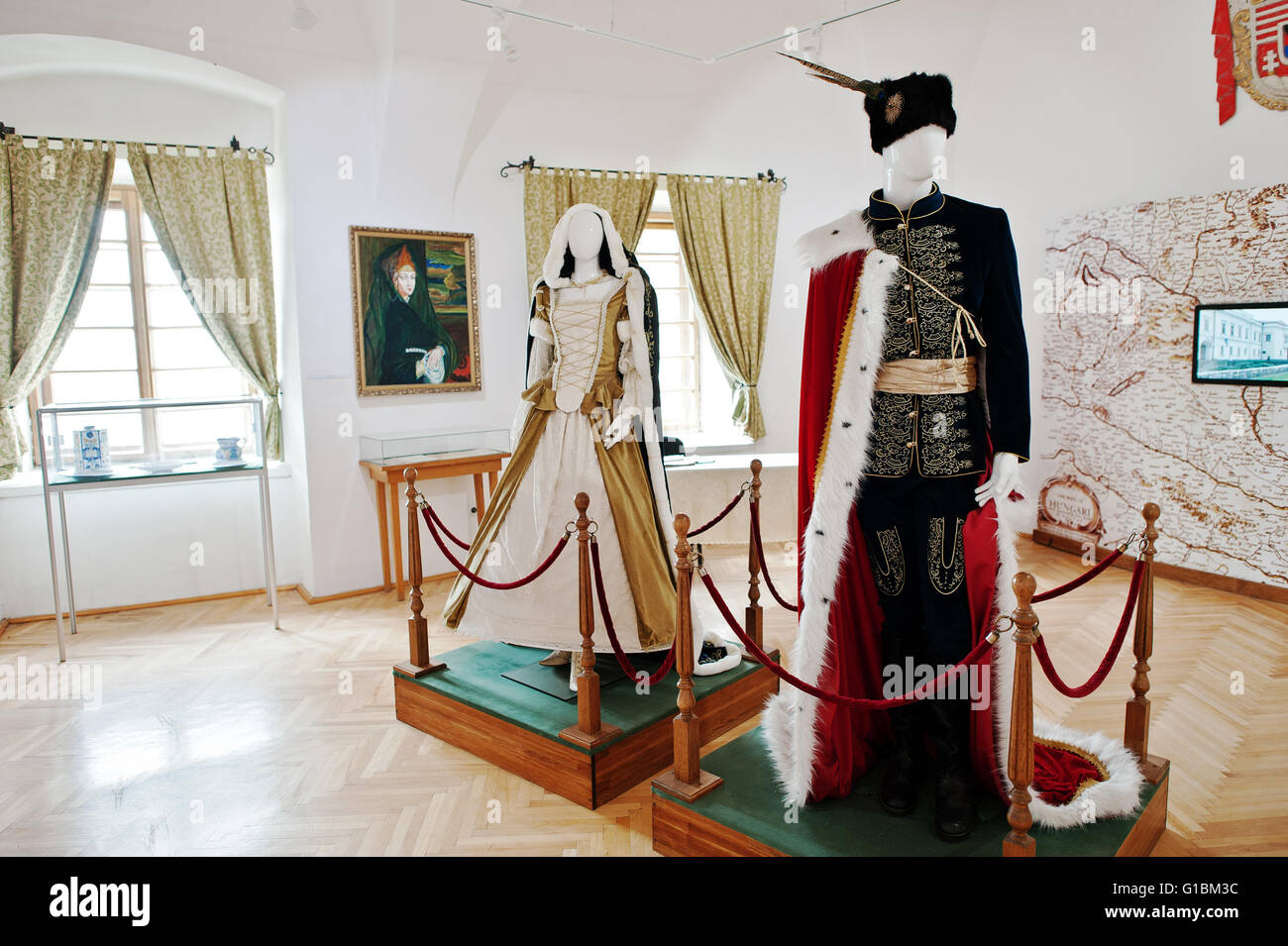 Royal mannequin dress hi-res stock photography and images - Alamy