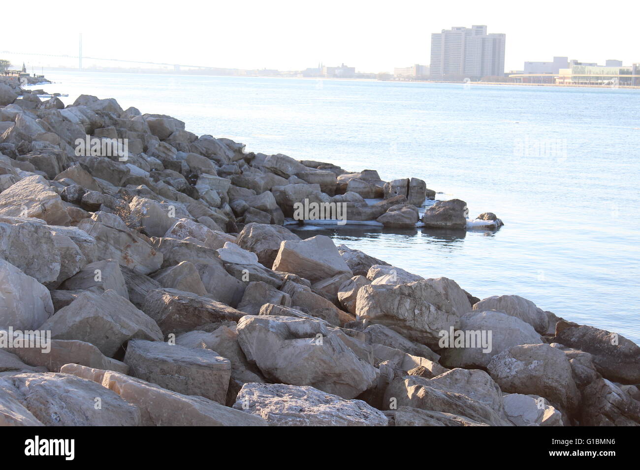 Shoreline of river hi-res stock photography and images - Alamy