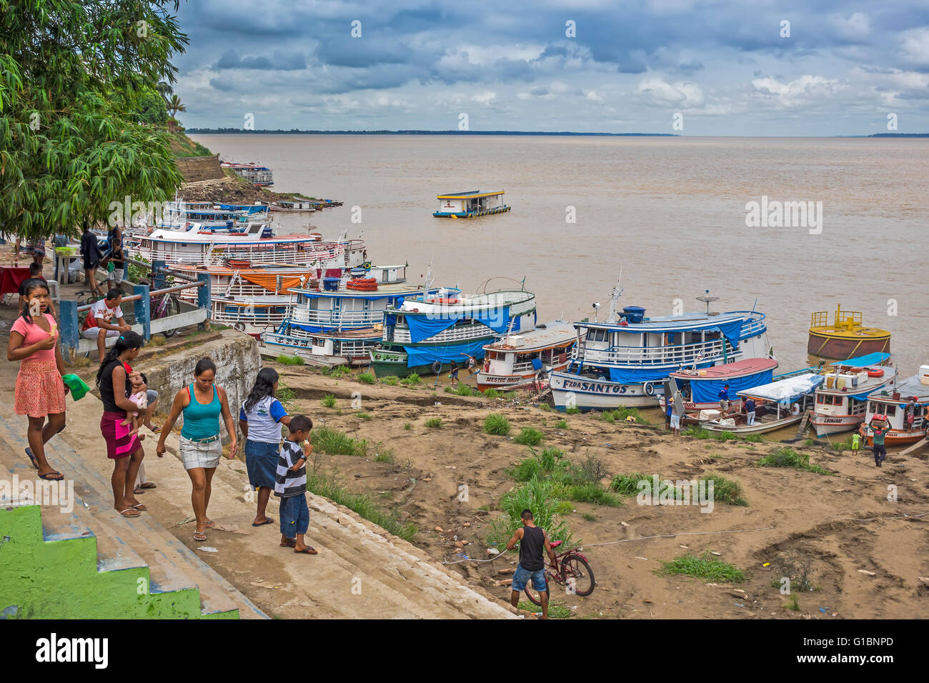 People Looking At The River Boats At Parintins Brazil Stock Photo - Alamy