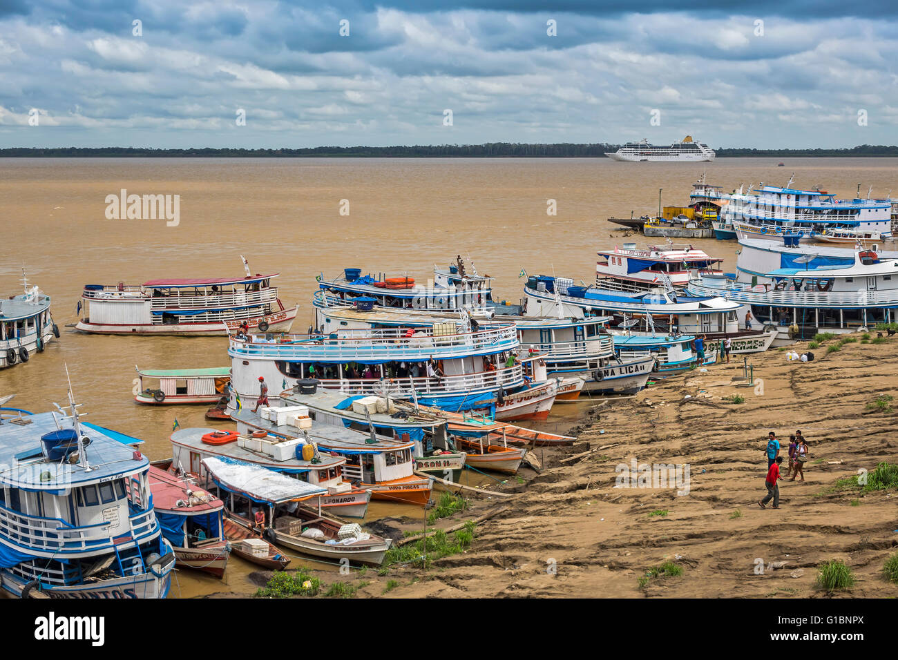Amazon river boats hi-res stock photography and images - Alamy