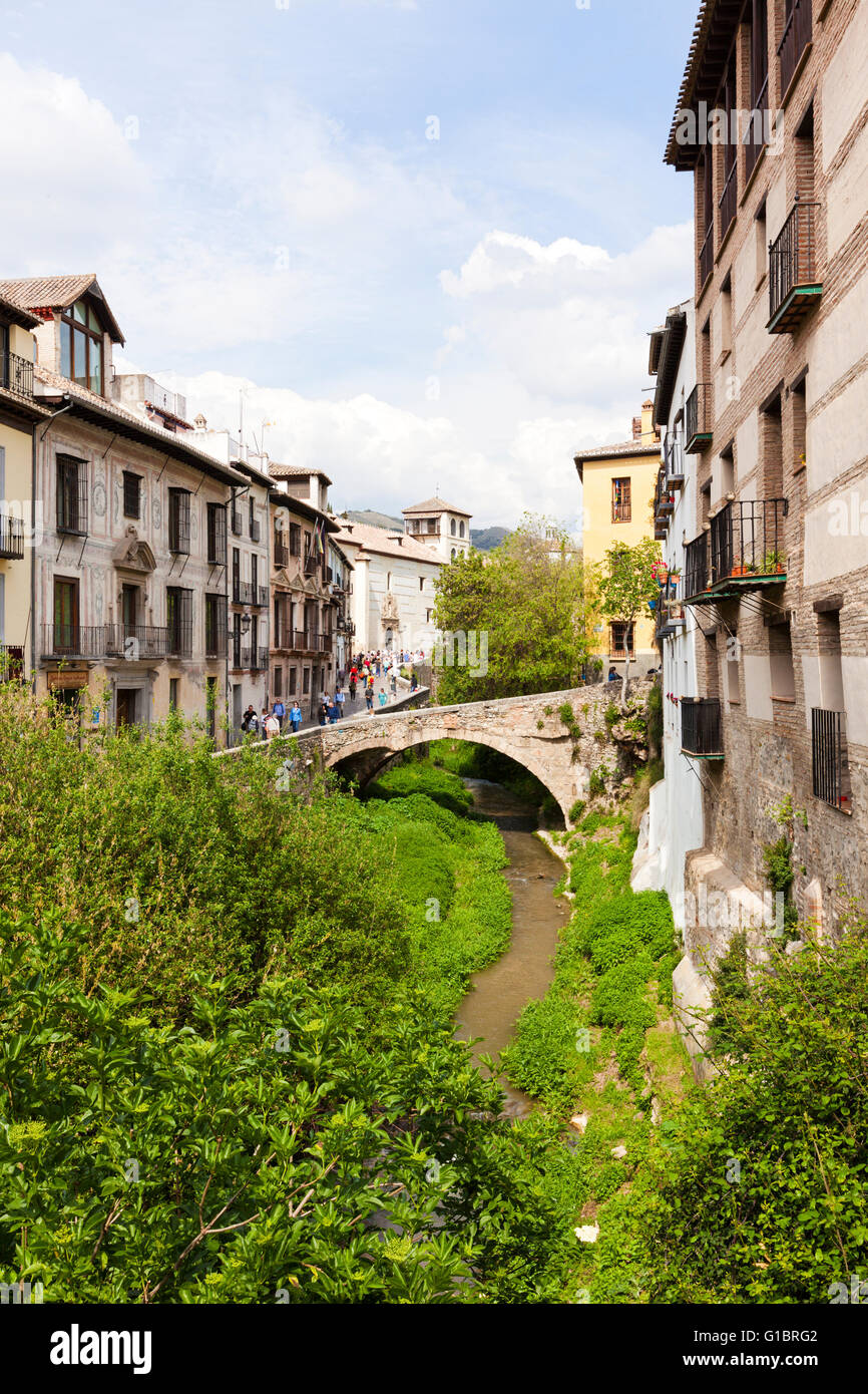 Rio Darro flowing through the old town of Granada Stock Photo - Alamy