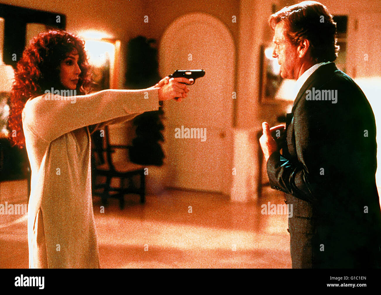 Hochzeitstag, Der / Cher / Ryan O'Neal / Faithful Stock Photo - Alamy