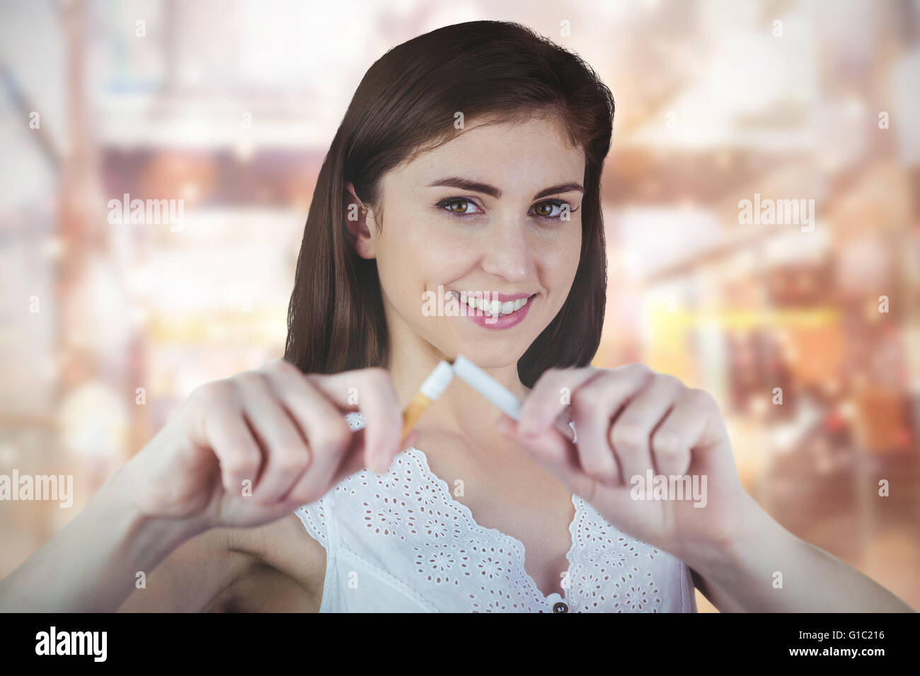 Snapping hi-res stock photography and images - Alamy