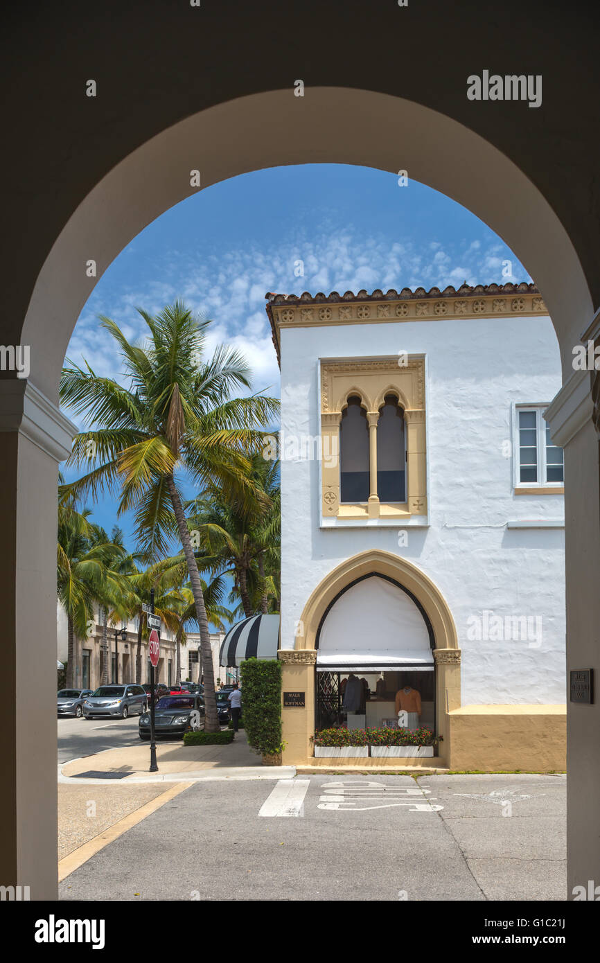 ARCHWAY LUXURY BOUTIQUES WORTH AVENUE PALM BEACH FLORIDA USA Stock ...