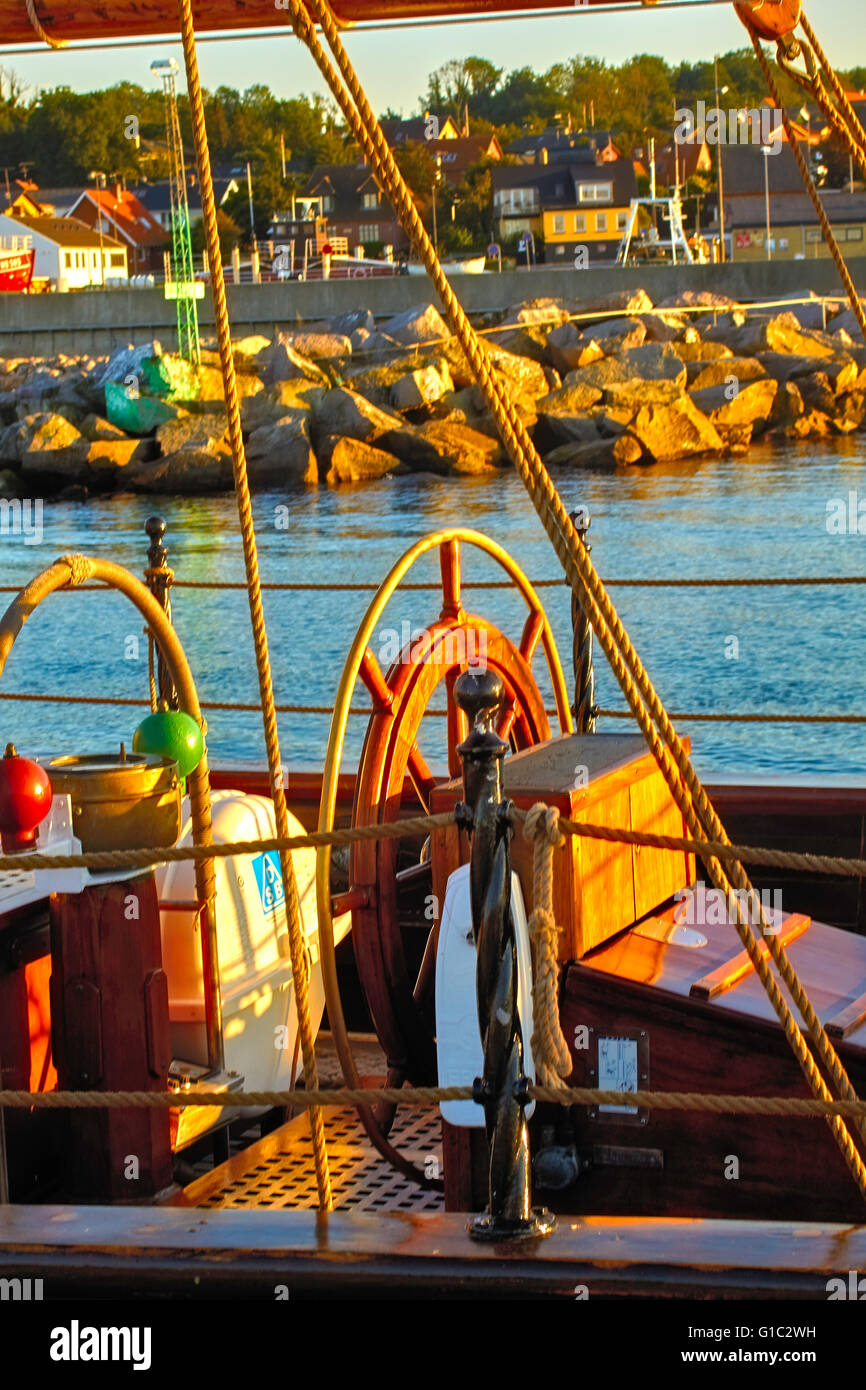 Rudder sailing ship hi-res stock photography and images - Alamy