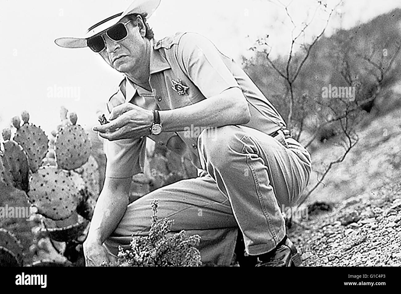 Lone artist hi-res stock photography and images - Alamy