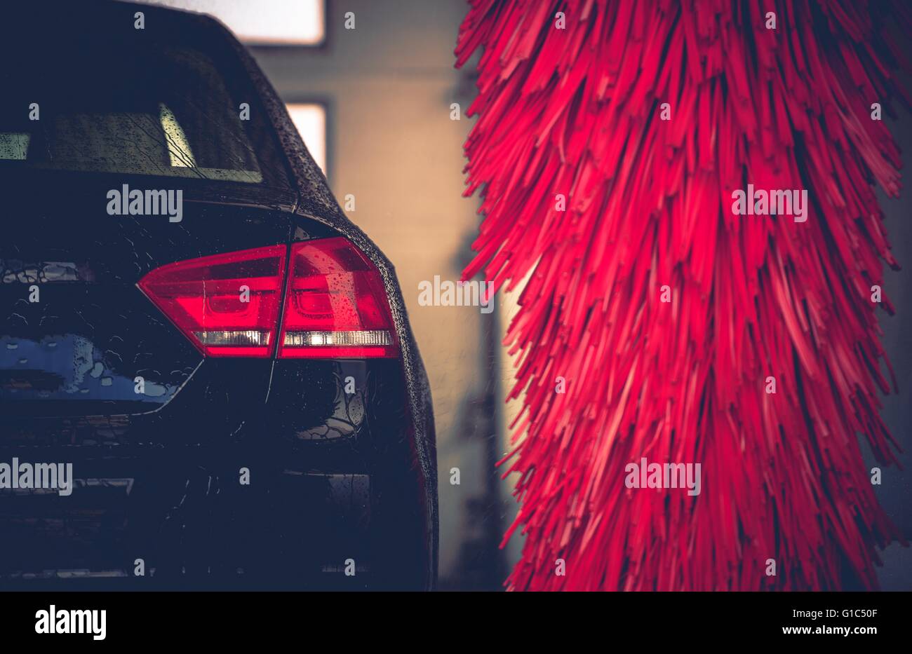Drive thru car wash hi-res stock photography and images - Alamy