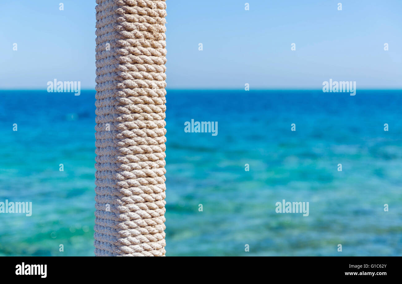 Wood pole with rope hi-res stock photography and images - Alamy