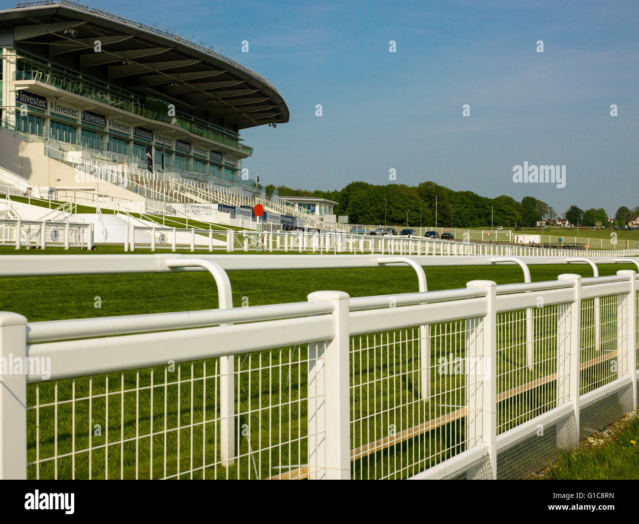 Queens stand at epsom racecourse hi-res stock photography and images ...