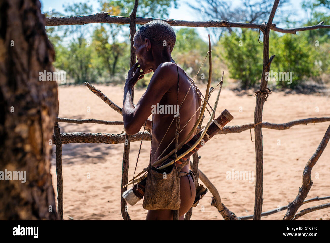 San Tribe Africa Hunt High Resolution Stock Photography and Images - Alamy