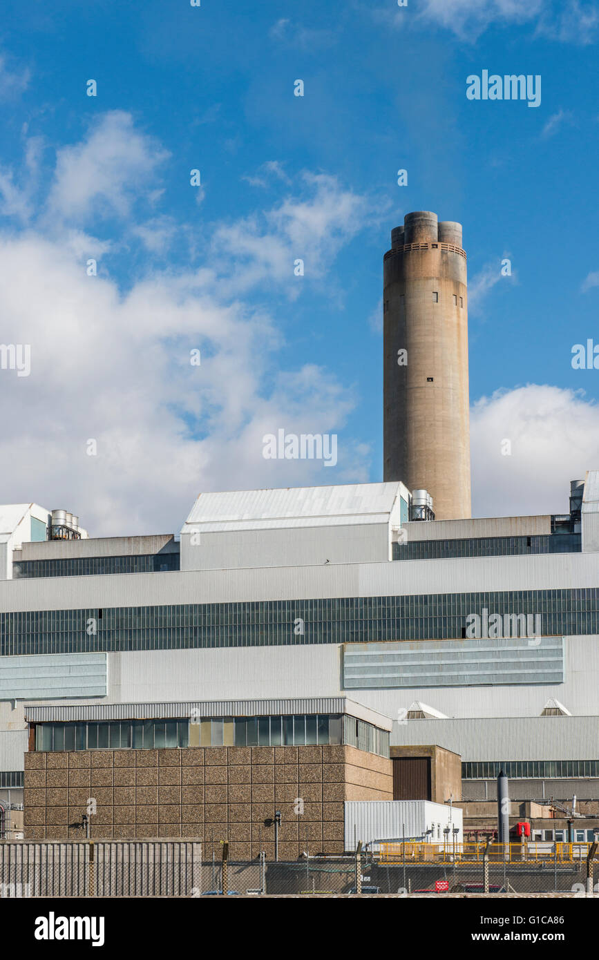 Aberthaw Coal Fired Power Station on the Glamorgan coast in south Wales ...